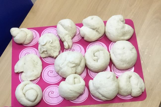 Baking and Designing Bread! - Everton Heath Primary School